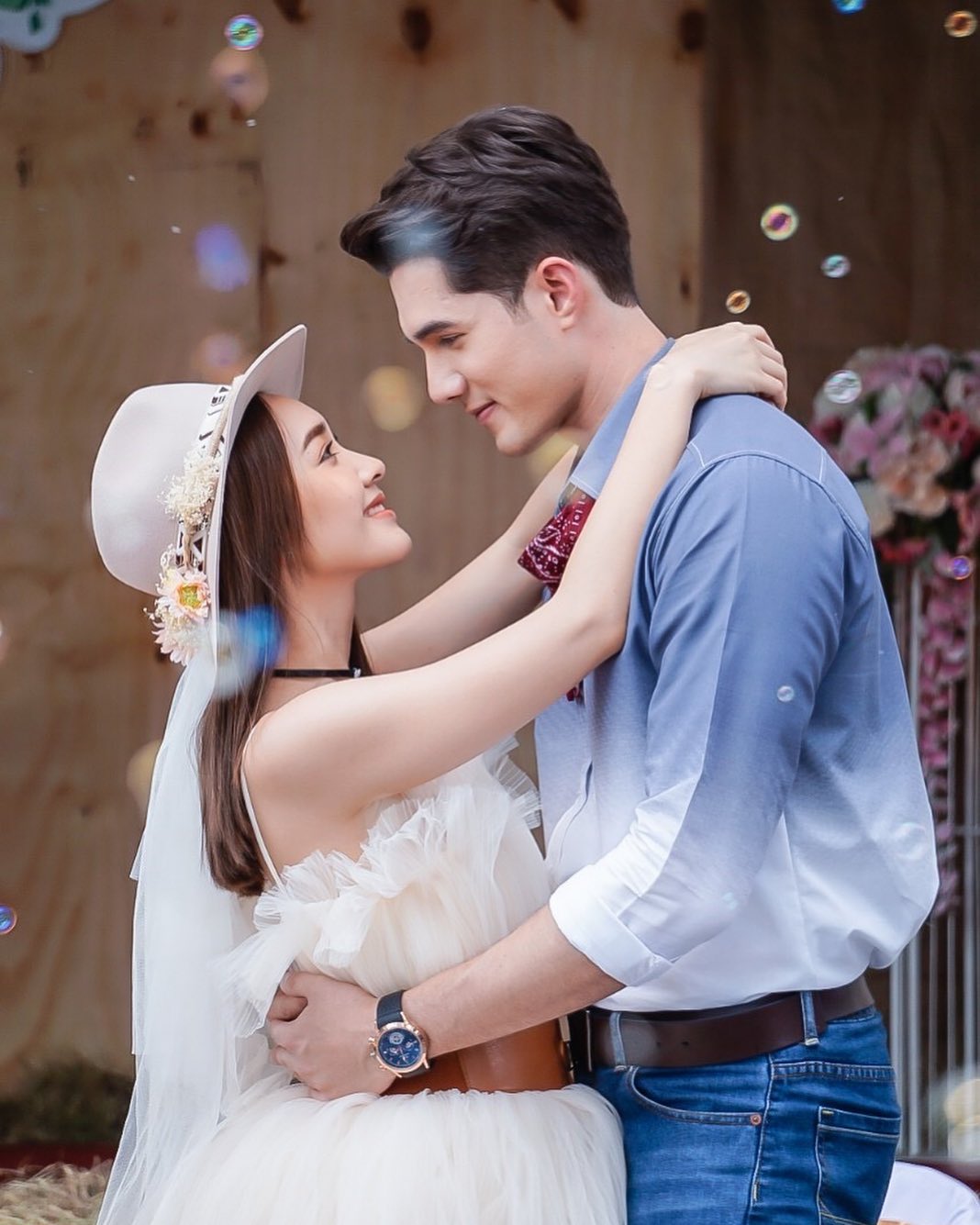 តួឯកស្រីទាំង៩ដួងនេះសុទ្ធតែជាដៃគូសម្តែងសាកសមរបស់ Mik Thongraya